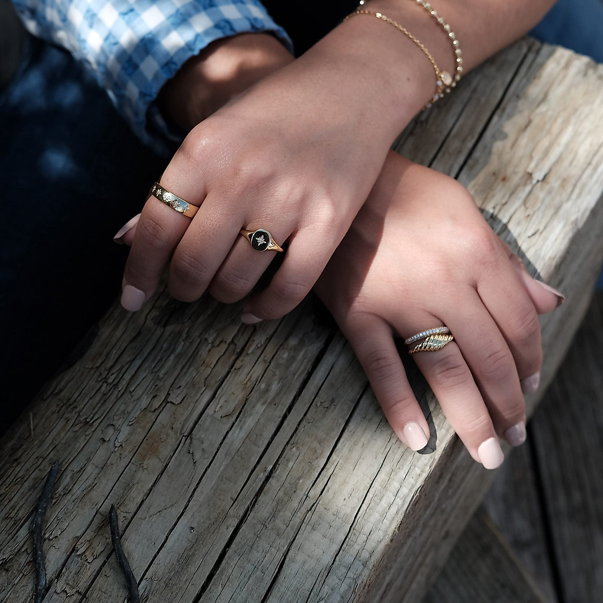 BLOSSOM & HUE Simple Star Set Band Ring | Starbust Gold Band Ring | 18K Gold Plated Thick Statement Ring | Size 8 |