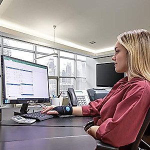 ComfyBrace-Premium Lined Wrist support. /Wrist wrap/Carpal Tunnel Wrist Brace/Arthritis Hand Support -Fits Both Hands-Adjustable Fitted (Day Brace, One Size)