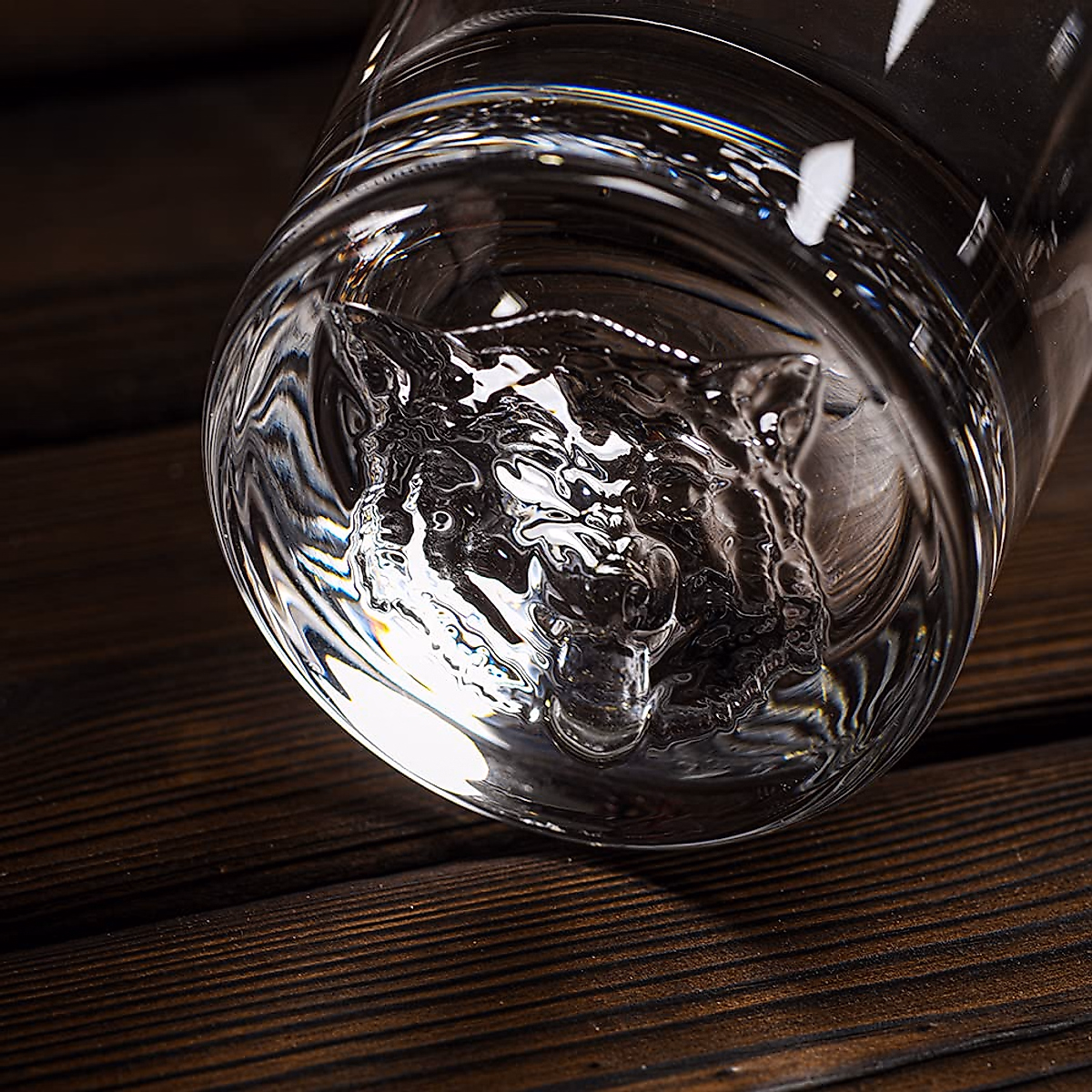 QUEEN&STONE LEAD FREE Old Fashioned Whiskey Glasses with Wolf Pattern On the Thick Weighted Bottom 10oz Set of 4 Perfect for Scotch, Bourbon,whisky