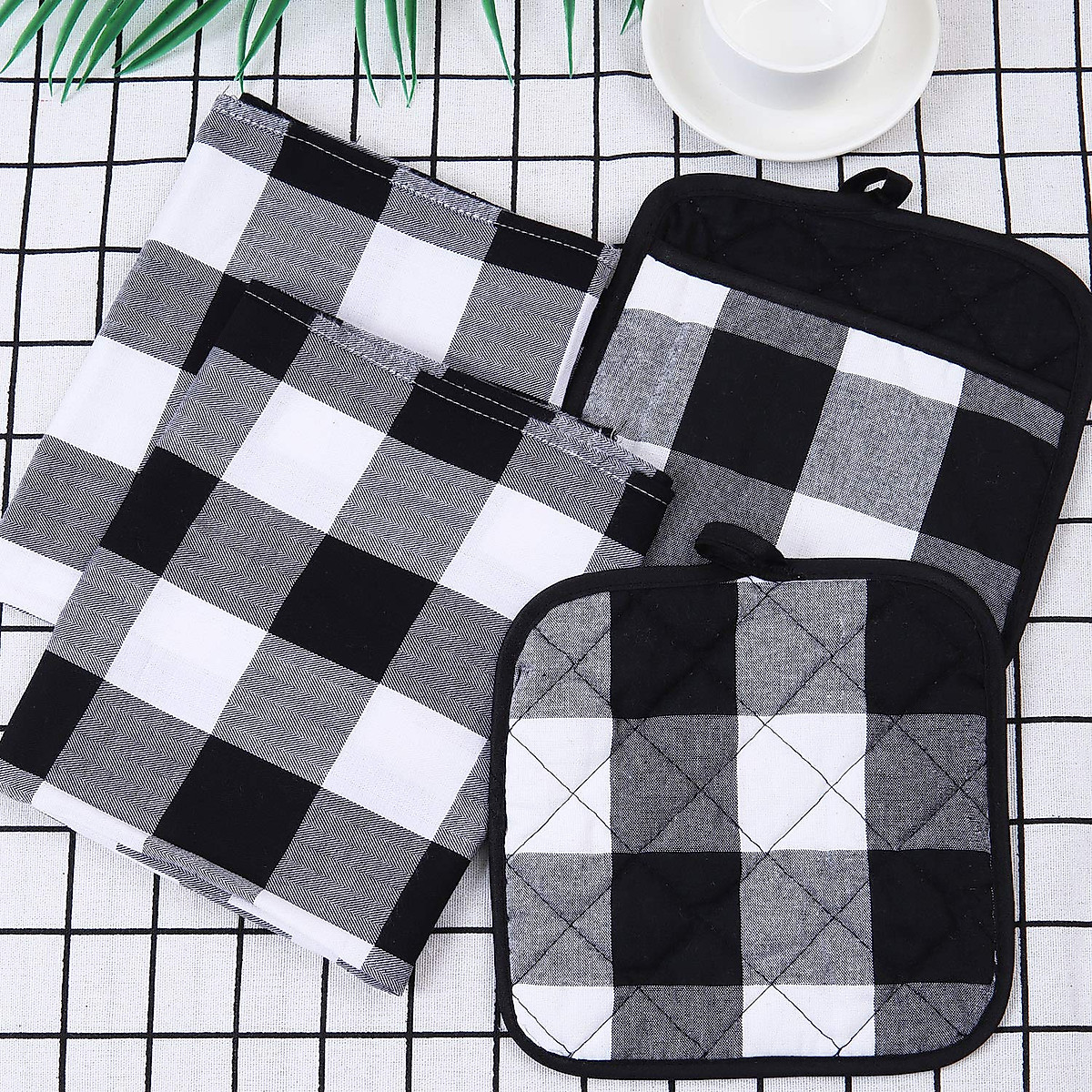 Aneco 4 Pack Check Plaid Dish Towels Pot Holders Oversized 18 x 28 inches Cotton Kitchen Dish Towels Fast Drying Cotton Tea Towels Check Plaid Gift Set