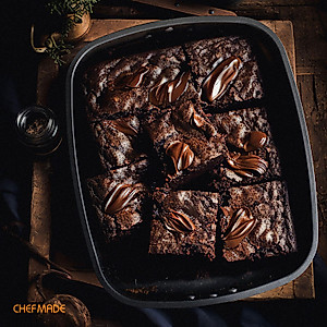 CHEFMADE Roasting Pan, 17-Inch Non-Stick Large Roasting Pan for Turkey, Roaster Lasagna Pan with V Rack Rectangular Deep Dish Oven-BBQ Bakeware for Oven Baking 17.1" x 14.1" x 3.3" (Black)