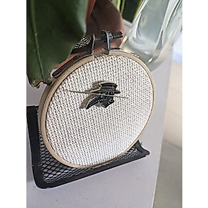 Plague Doctor Needle Minder