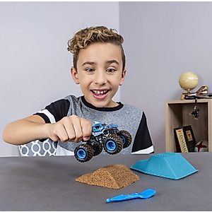 Monster Jam, Megalodon Monster Dirt Starter Set, Featuring 8oz of Monster Dirt and Official 1:64 Scale Die-Cast Truck