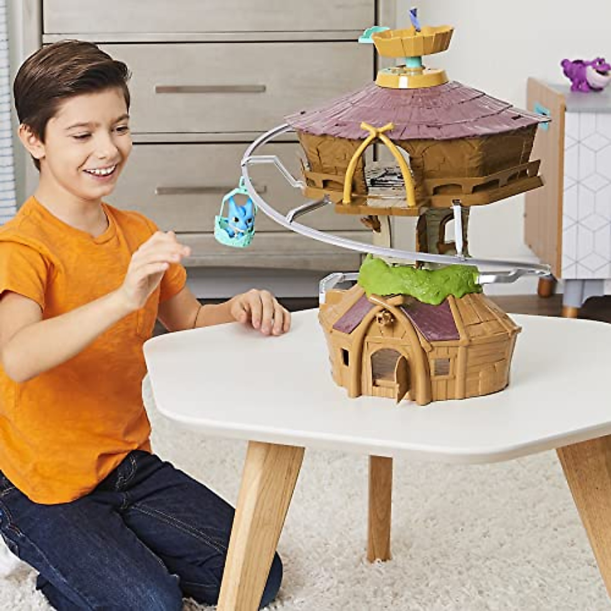 Spin Master Dragons Rescue Riders, Roost Adventure Playset with Mini Winger Dragon Exclusive Collectible Action Figure, Toys for Kids Ages 4 and up