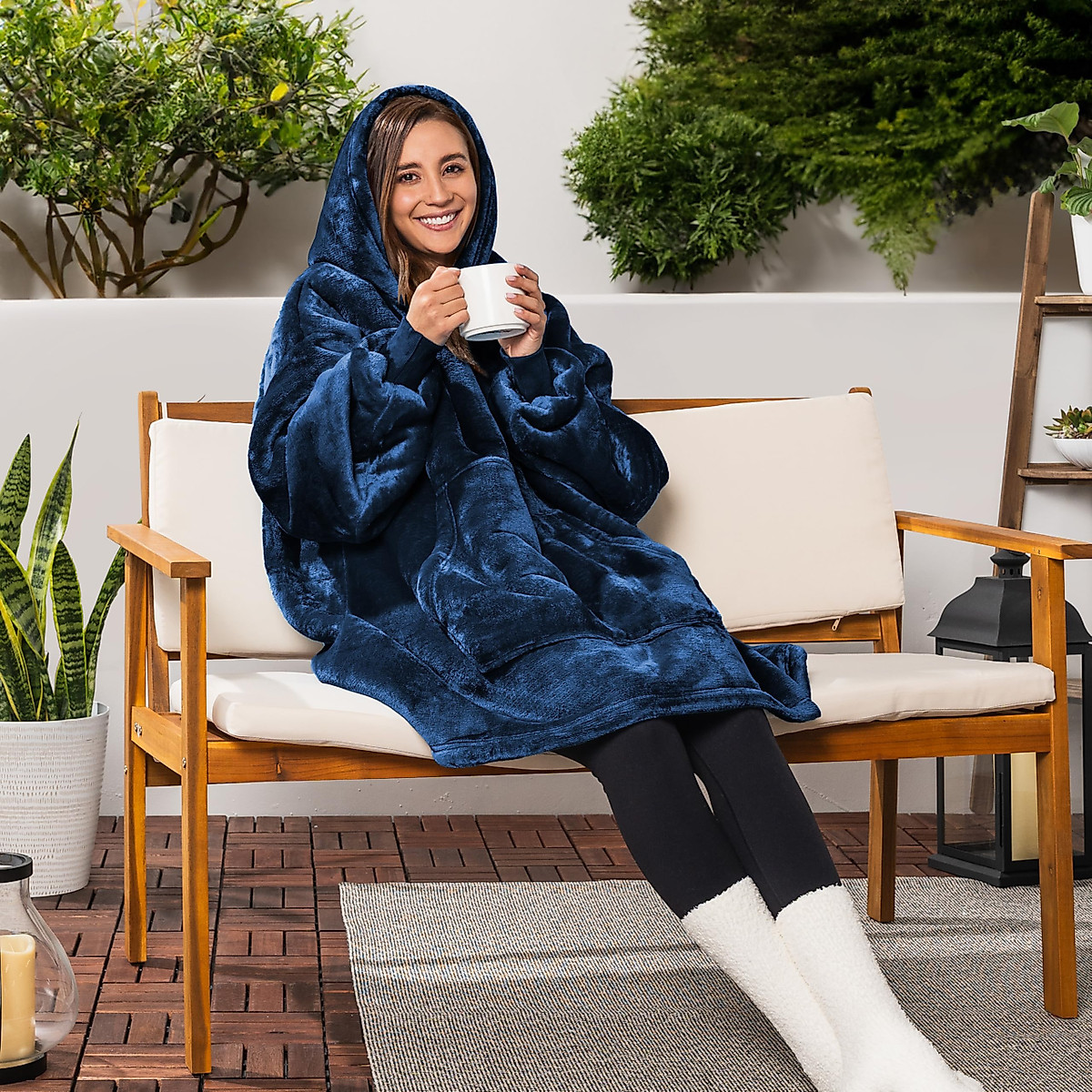 PAVILIA Blanket Hoodie for Women Navy, Sherpa Wearable Blanket Men, Cozy Oversized Sweatshirt Blanket, Warm Fleece Hooded Blanket Sweater with Sleeves and Giant Pocket, Navy Blue