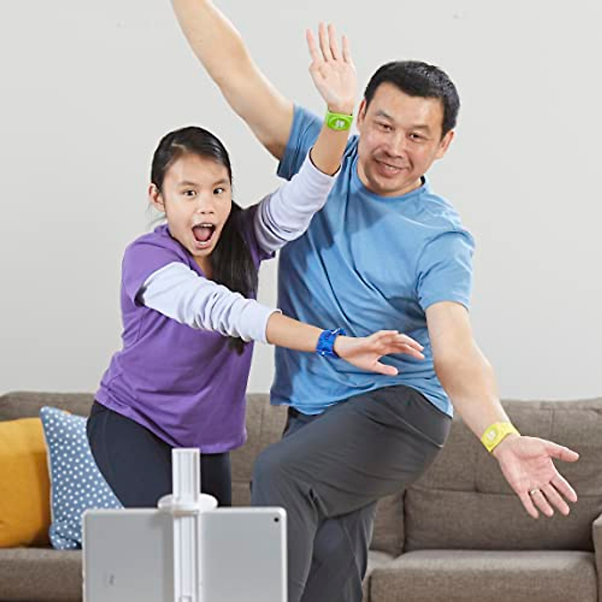 Hasbro Gaming Twister Air Game | AR App Play Game with Wrist and Ankle Bands | Links to Smart Devices | Active Party Games for Kids and Adults | Ages 8+ | for 1+ Players | F8158