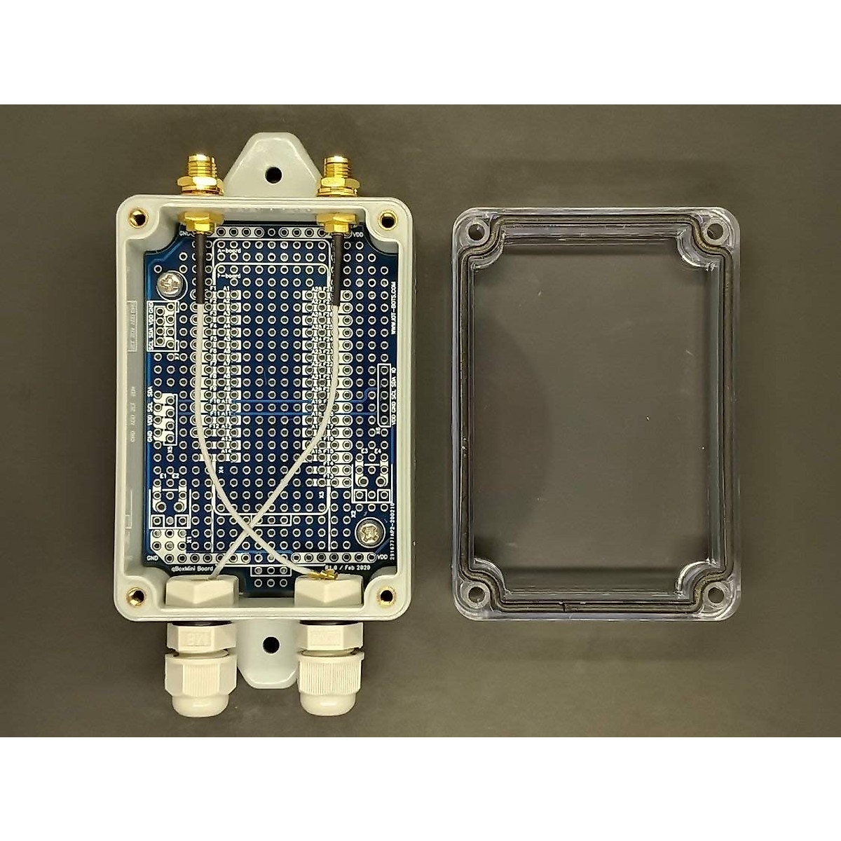 qBoxMini DIY IOT Enclosure Kit (Two SMAs), IOT Enclosure for Arduino MKR Feather ESP32 Cellular LoRa WiFi Board, Waterproof IP65 Enclosure with Glands, prototyping PCB and Two SMA connectors
