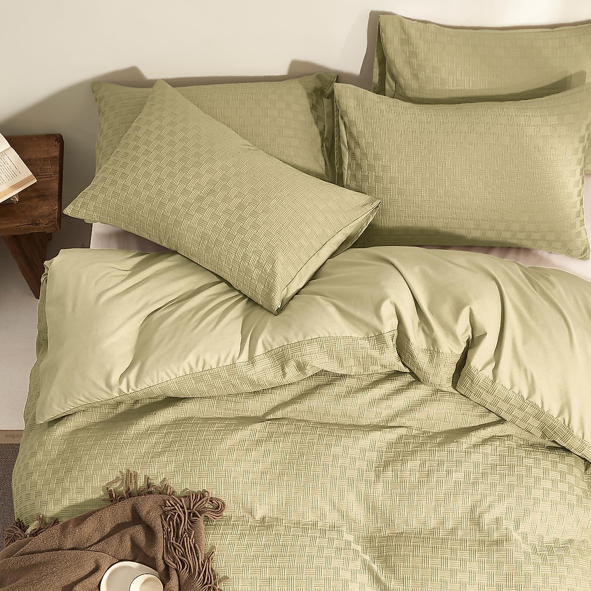 JELLYMONI Beigish Green Duvet Cover Queen Size - 3 Pieces Soft and Breathable Microfiber Knitted Jacquard Waffle Weave Striped Comforter Cover with 8 Corner Ties & Zipper Closure