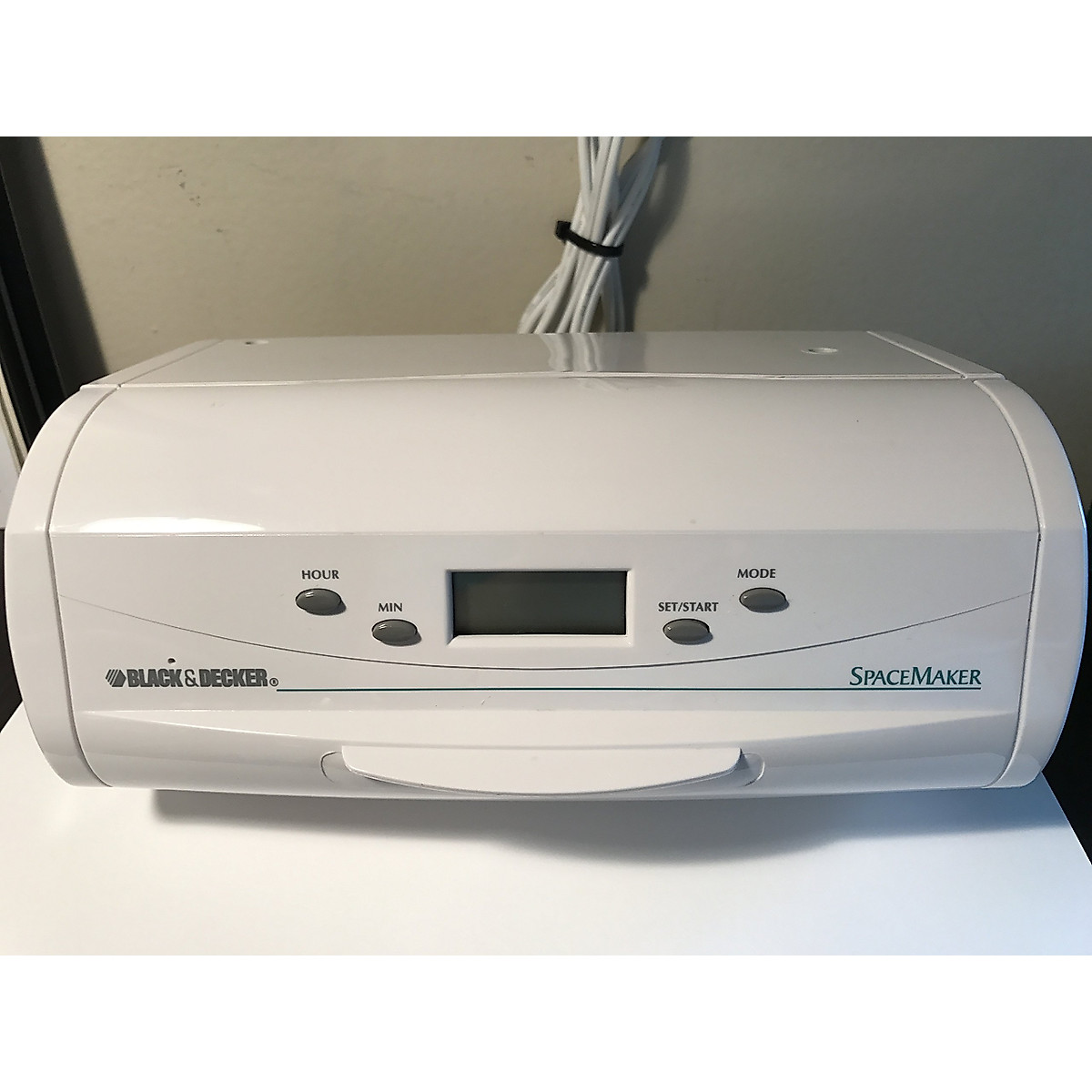 Black & Decker EC950 Slimline Spacemaker Can Opener with Clock Timer