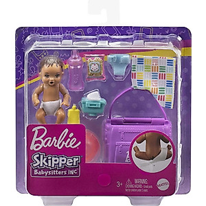 Barbie Skipper Babysitters Inc Doll & Accessories, Feeding & Bath Set with Color-Change Baby Doll, Tub & Accessories