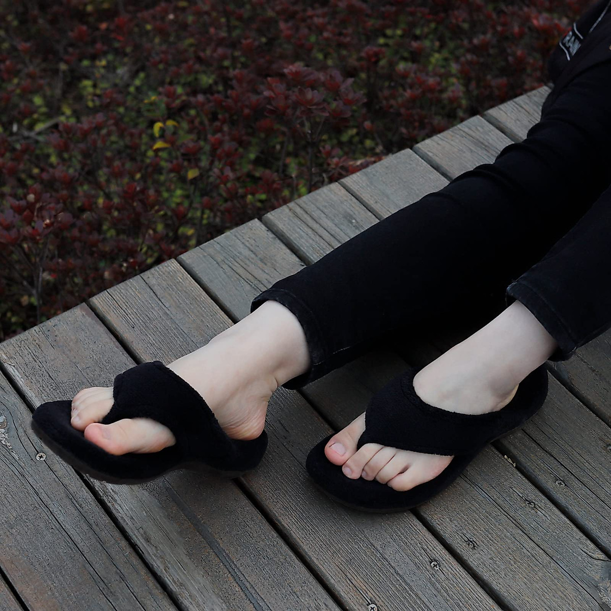 BCSTUDIO Women's Flip Flop Slippers with Arch Support Spa Thong slippers Orthotic Insole Fuzzy Slides Indoor Outdoor Size 9, Black