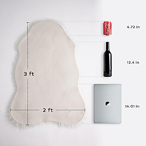 Ashler Faux Fur Rug, Fluffy Shaggy Area Rug Ultra Soft 2 x 3 Feet Sheepskin Fur Rug, White Fuzzy Rug Machine Washable Shag Rug, Nursery Decor Throw Rugs for Bedroom, Kids Room, Living Room