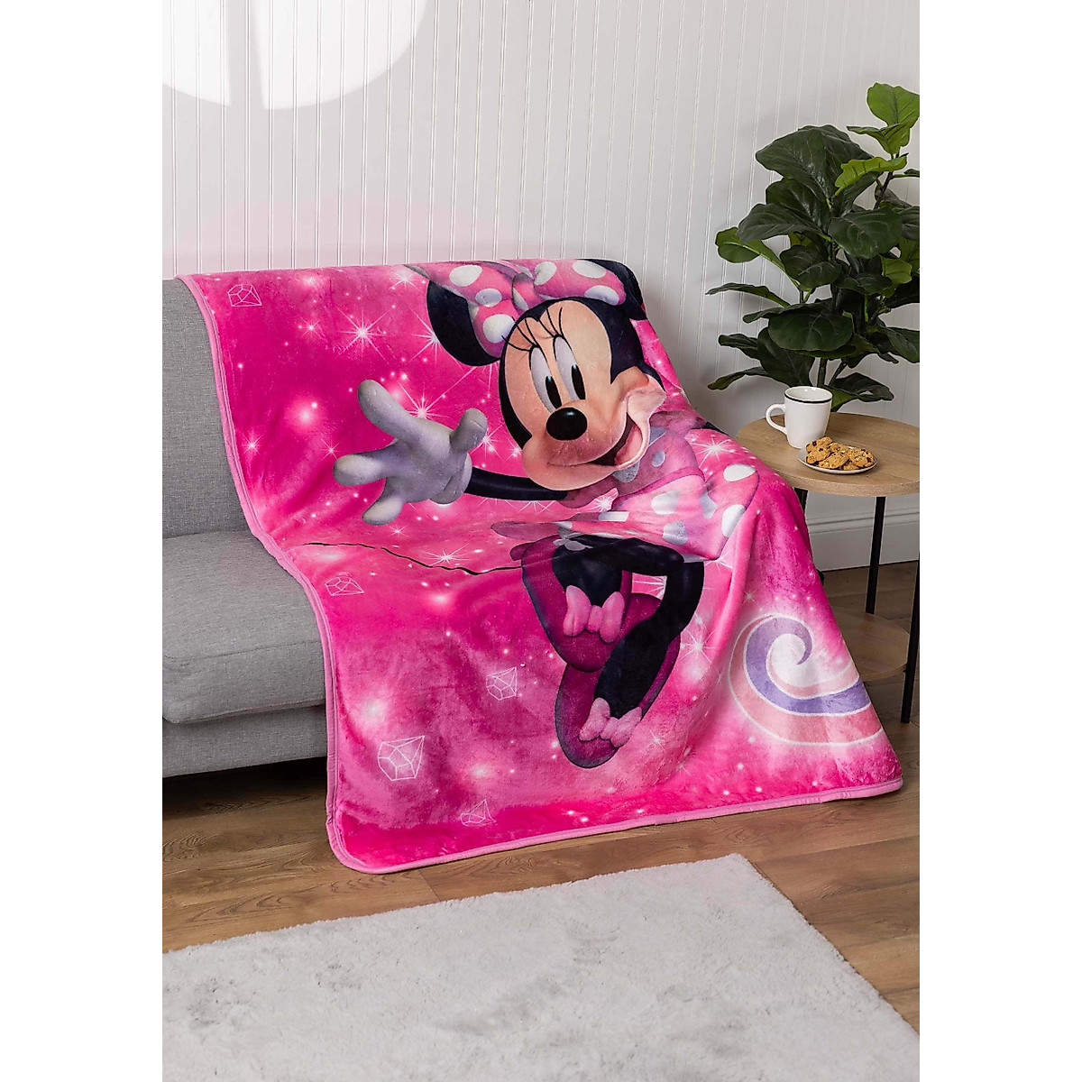 Northwest Minnie Mouse Silk Touch Sherpa Throw Blanket, 60" x 80", Minnie Sparkles