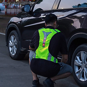 kwmobile Reflective LED Vest - Light Up Vest with 3 LED Lights and Reflector Stripes for Running, Jogging, Cycling at Night