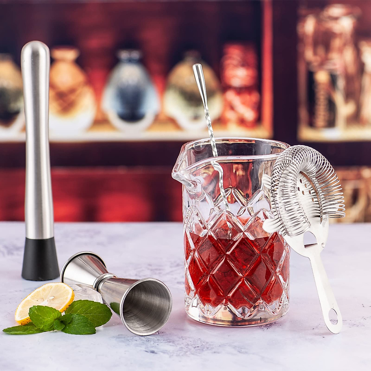 JNWINOG 5PCS Crystal Cocktail Mixing Glass Set 18.6oz Bartender kit Cocktail Mixing Set Glass with Spoon, 1/2oz Jigger, Strainer and Muddler for Home Bar Party