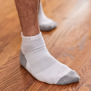 Tommie Copper - Men's Performance Compression Ankle Socks - White - 9-11.5