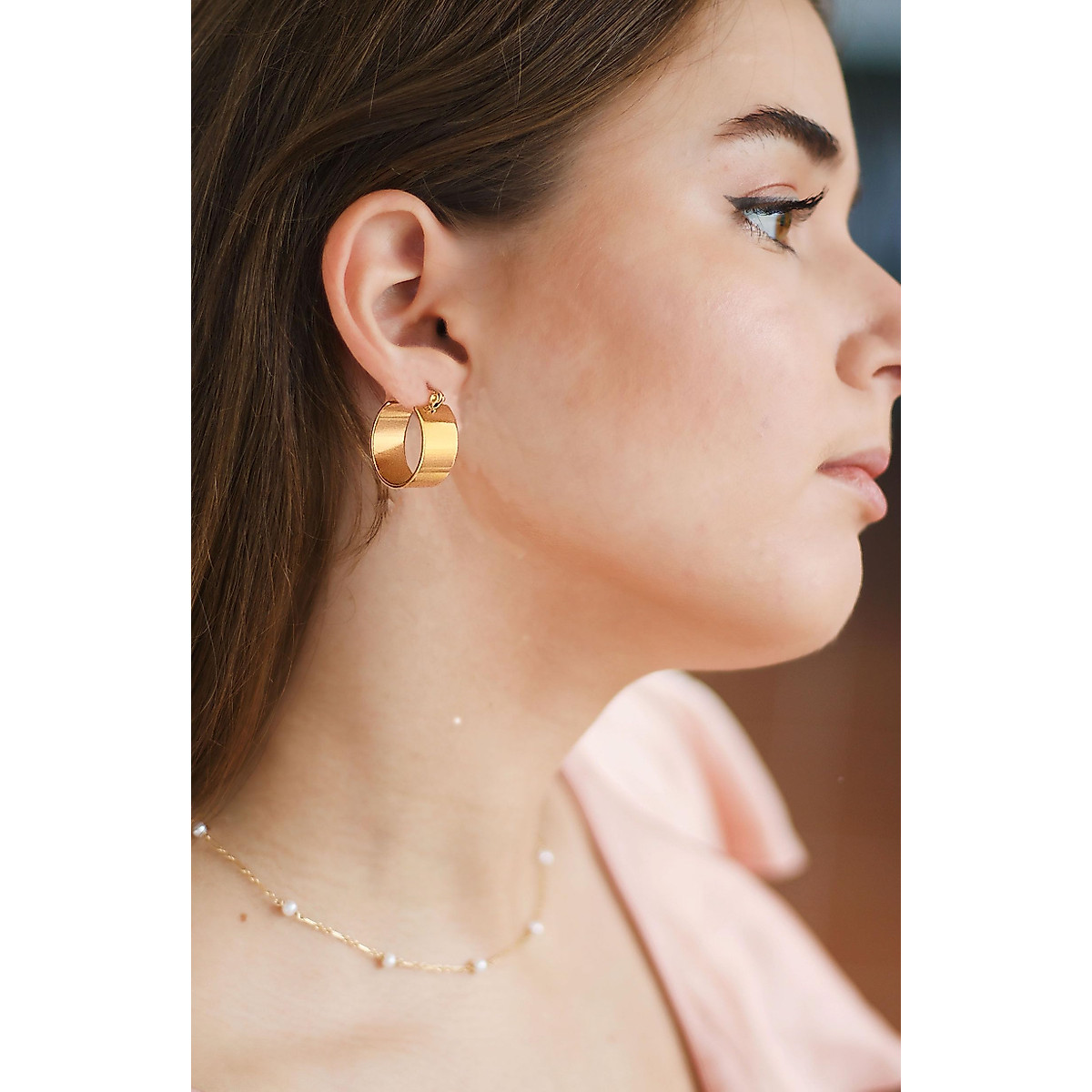 LOKLIFFAI Gold Chunky Hoop Earrings for Women,Lightweight Hoop Earrings