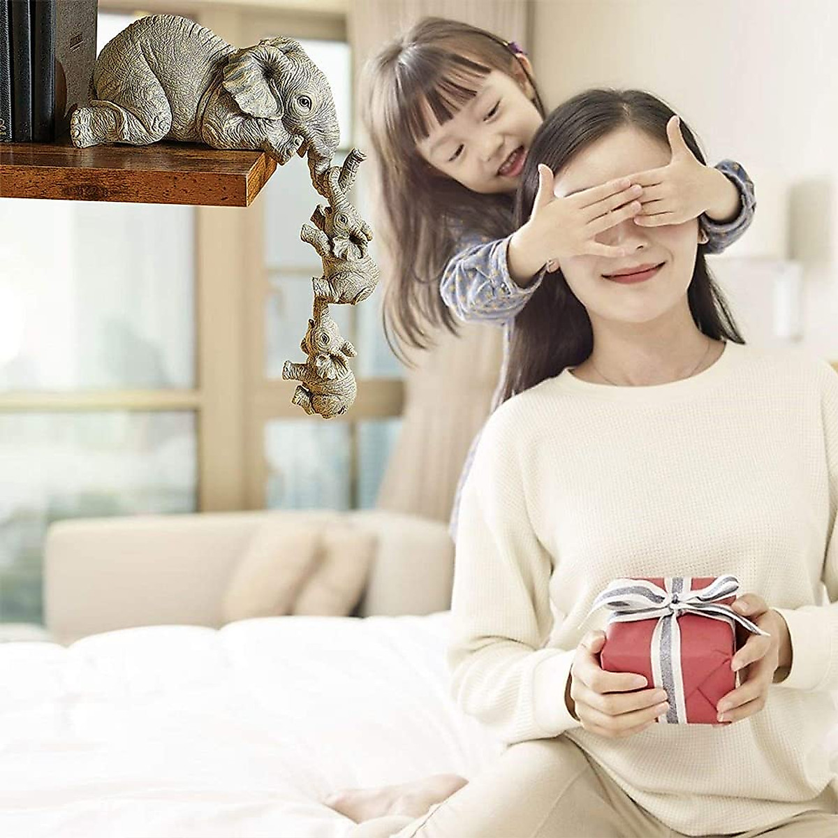 Elephant Sitter Resin Figurines, Elephant Mothers Hanging Two Babies Statue, Suitable for Home Decoration on Shelf or Table Edge, Collections Figurines Gifts for Mother's Day