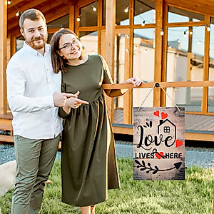 Jetec 2 Pieces Valentine's Day Hanging Wooden Sign Ornament Hanging Wall Plaque Red Heart for Home Garden 10 x 7 Inch