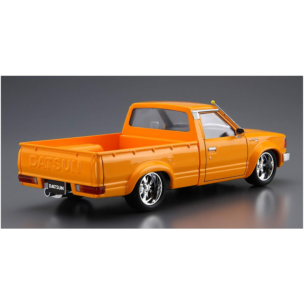 Aoshima 1/24 Scale Kit 58404 720 Truck Custom '82 - Plastic Model Building Kit # 58404