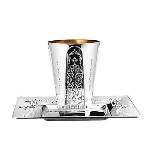 Premium Regal Square Disposable Kiddush Cups with Trays, 5.5oz (5 Count) | Elegant Silver-Colored Plastic Tumblers | Heavy Weight | Perfect for the Seder Table, Sabbath Getaways and Gatherings