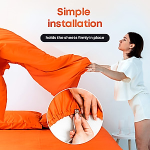 5 STARS UNITED Bed Sheet Straps Set, Elastic Fasteners with Metal Clips, Sheet Holders for Corners, Fitted Sheet Clips to Hold Sheets in Place, Bed Sheet Clips with Adjustable Bed Bands (8 Pcs White)