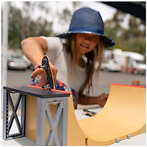 TECH DECK, Ultimate 20-Inch Half-Pipe Ramp Playset and Exclusive Primitive Pro Fingerboard, Kids Toys for Boys and Girls Ages 6 and up