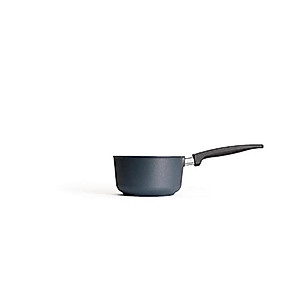 Woll Concept Plus Cast Saucepan with Lid and Sturdy Handle / 9 cm Deep / 18 cm Diameter / 2 Litres / Suitable for Induction Cookers