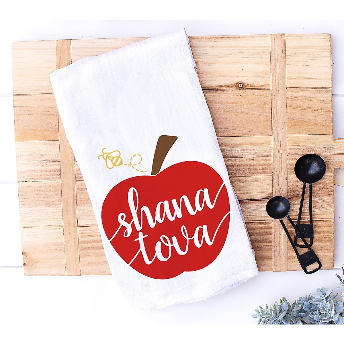 Rosh Hashanah Kitchen Towel, Apple and Bee Shana Tova Challah Proofing Towel, Jewish Holiday Hostess Gift (Shana Tova Apple Honey Bee)