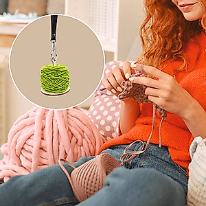Lxmxgk 2PCS Portable Wrist Yarn Holder, Yarn Storage, Wooden Spinning Yarn Thread Holder, Yarn Holder with Leather Wrist Strap, Prevents Yarn Tangling and Misalignment Yarn Holder for Knitting