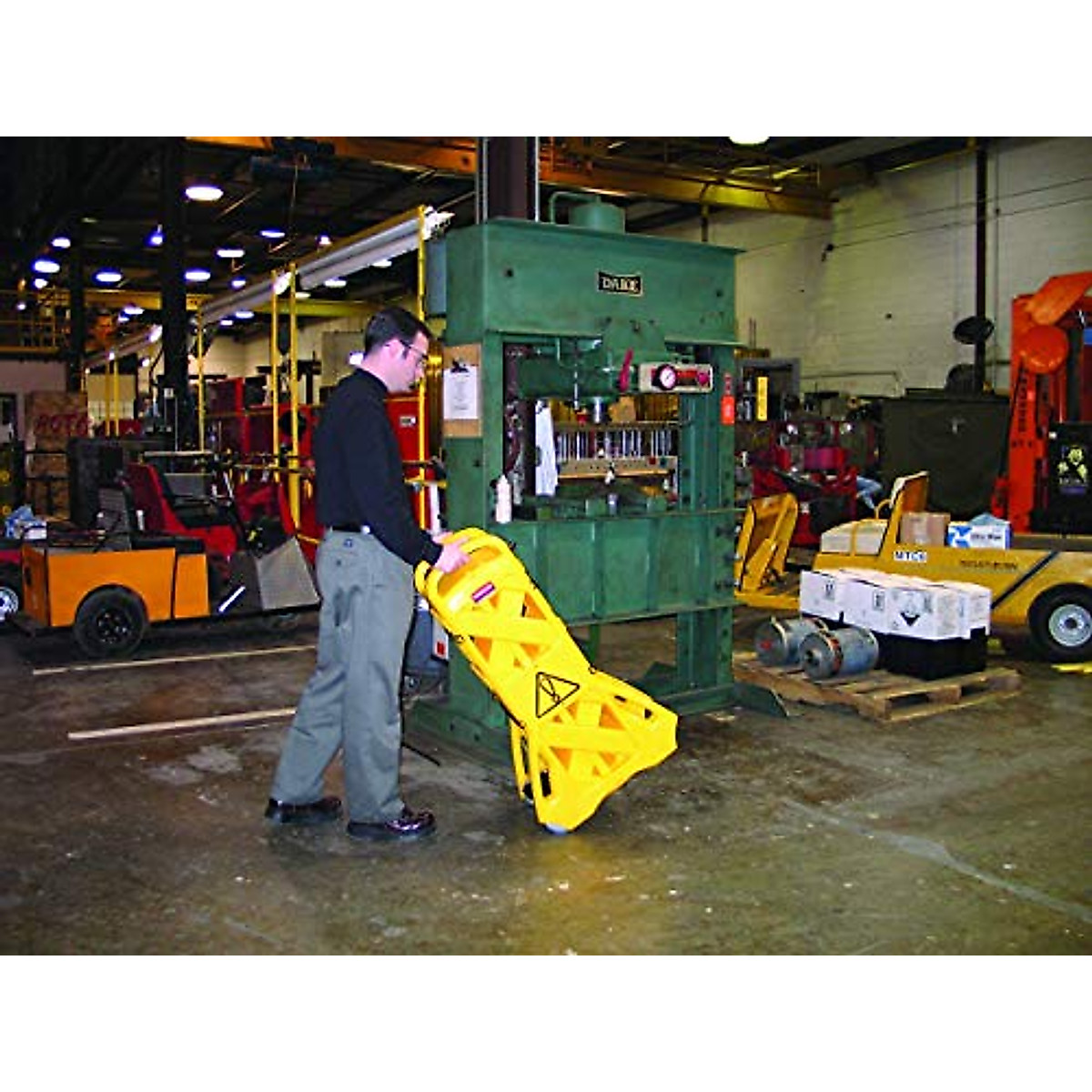 Rubbermaid Commercial 13-Foot Extendable Mobile Safety Sign/Barrier with Locking Straps, Yellow (FG9S1100YEL)