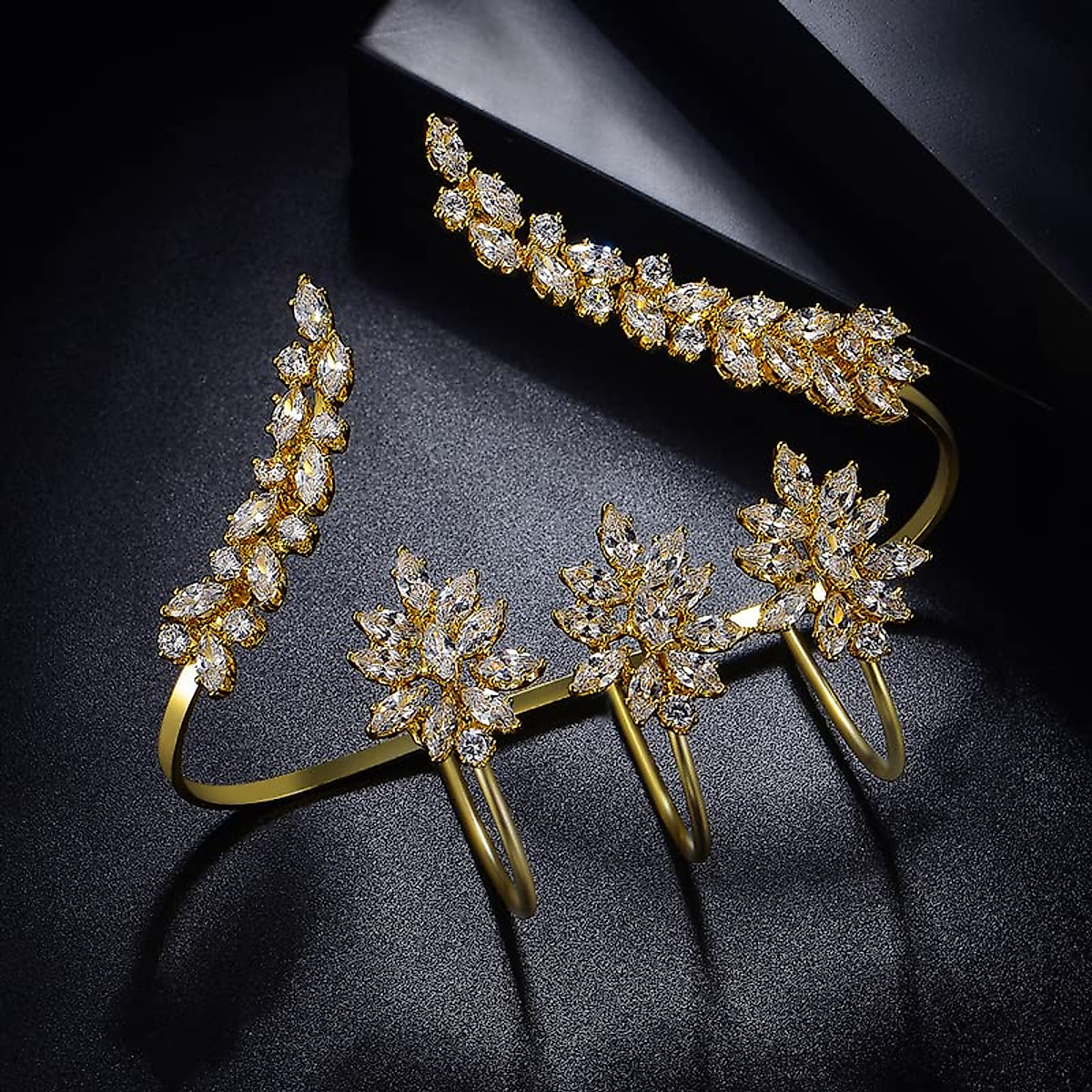 Aprilery Hand Palm Statement Ring for Women, Fashion Adjustable Multiple Finger Ring CZ Crystal Hand Cuff Bracelet Cocktail Costume Wedding Party Jewelry Ring Gifts for Her (Gold Palm, One Size)