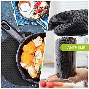 Oven Mitts and Pot Holders Sets Heat Resistant up to 500°F, Kitchen Mittens with Quilted Cotton Lining, Heavy Duty Silicon Oven Mittens Anti-Slip, Set of 3, 13 inches, Black Oven Mits