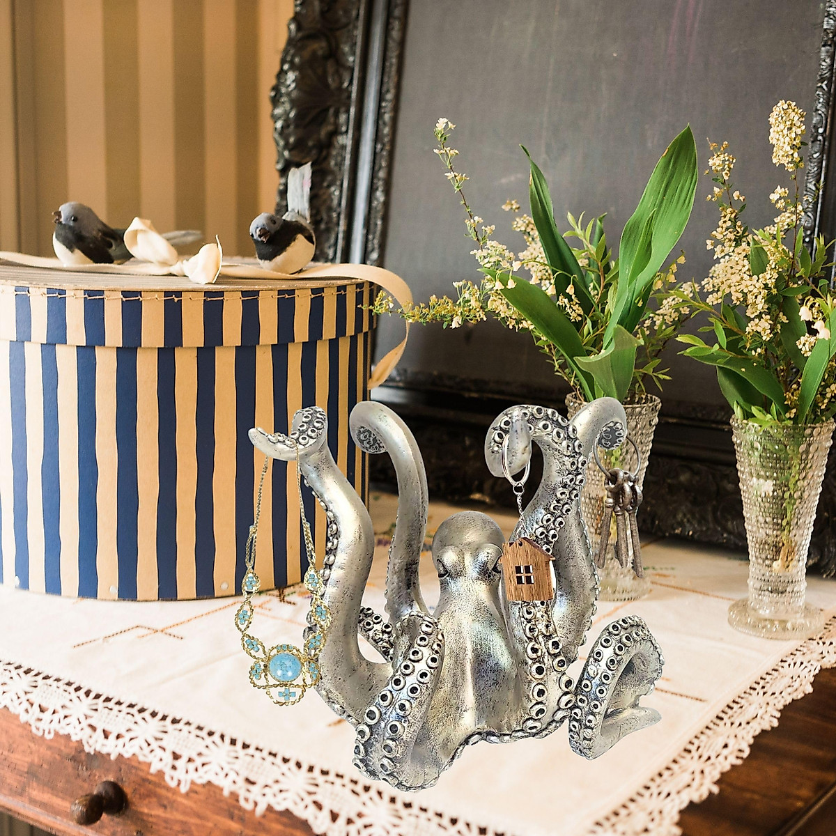 Vintage Style Octopus Coffee Mug Tea Cup Holder in Silver Tone Kitchen Dining Coffee Bar Statue Accessory