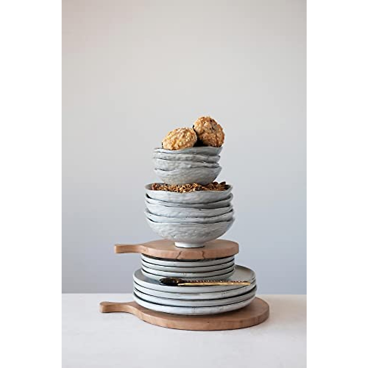 Creative Co-Op DF3134 Round Acacia Wood Cheese Handle Cutting Board, 10.25", Brown