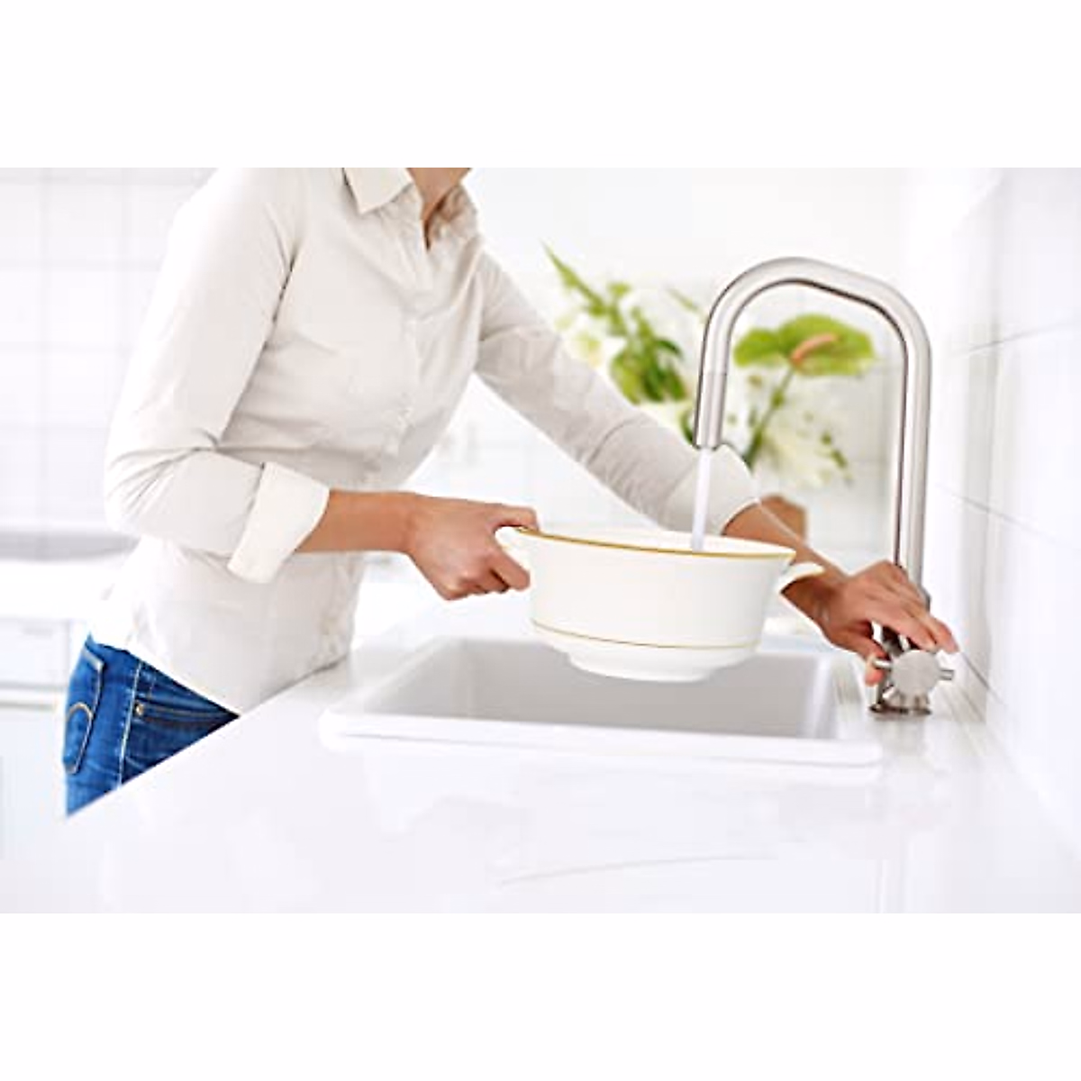 Bone China Soup Tureen with lid, ladle and spoon rest, 2.97QT, Gold Rim, 4PC set, Big Serving Bowl, Elegant Ceramic Porcelain, White, Translucent, Modern, Simple and resistant, Greeting dinnerware