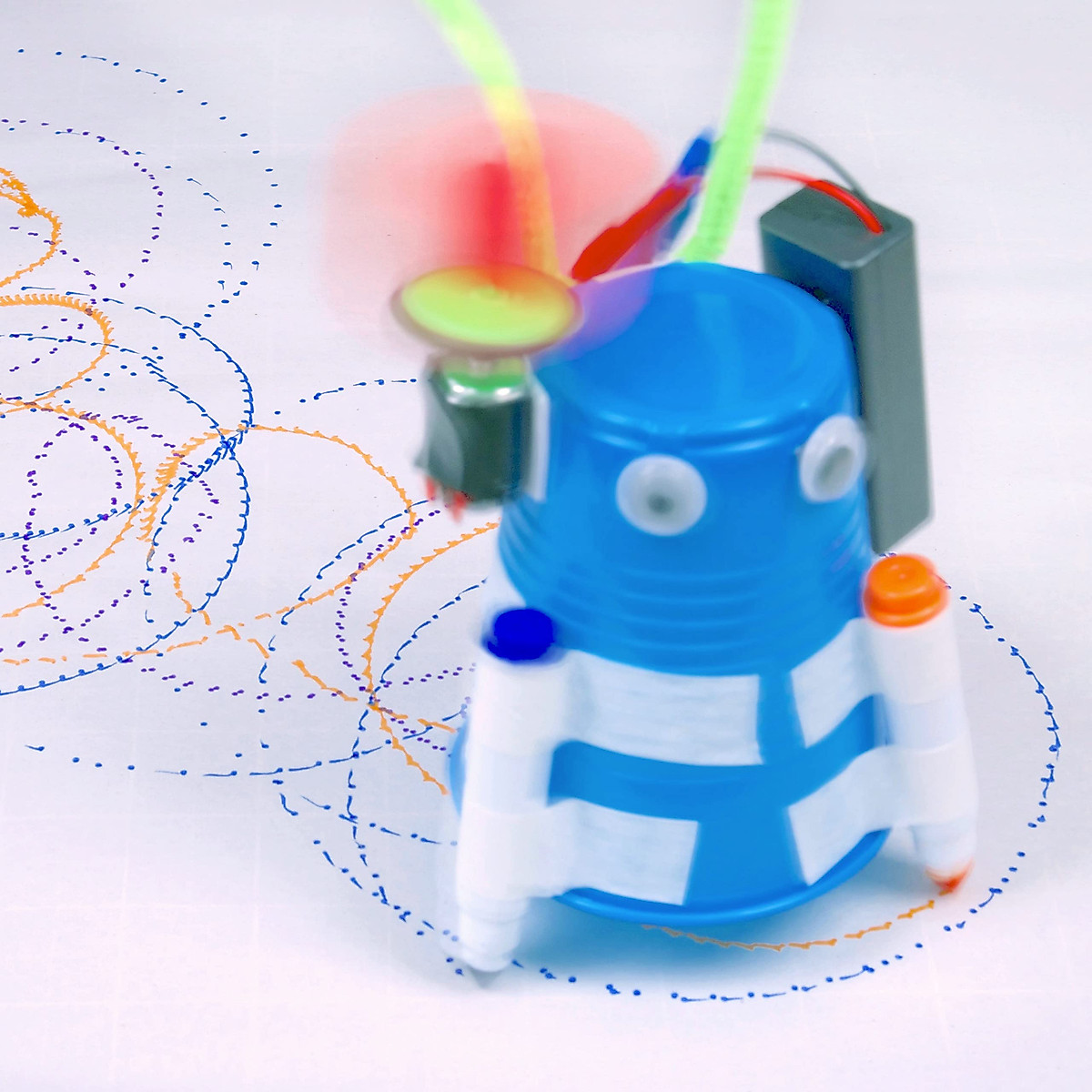 DIY Doodling Scribble Bot Kit – Bulk Pack of 10 Motorized Art Robot Projects for Kids - STEM & STEAM Learning Activity