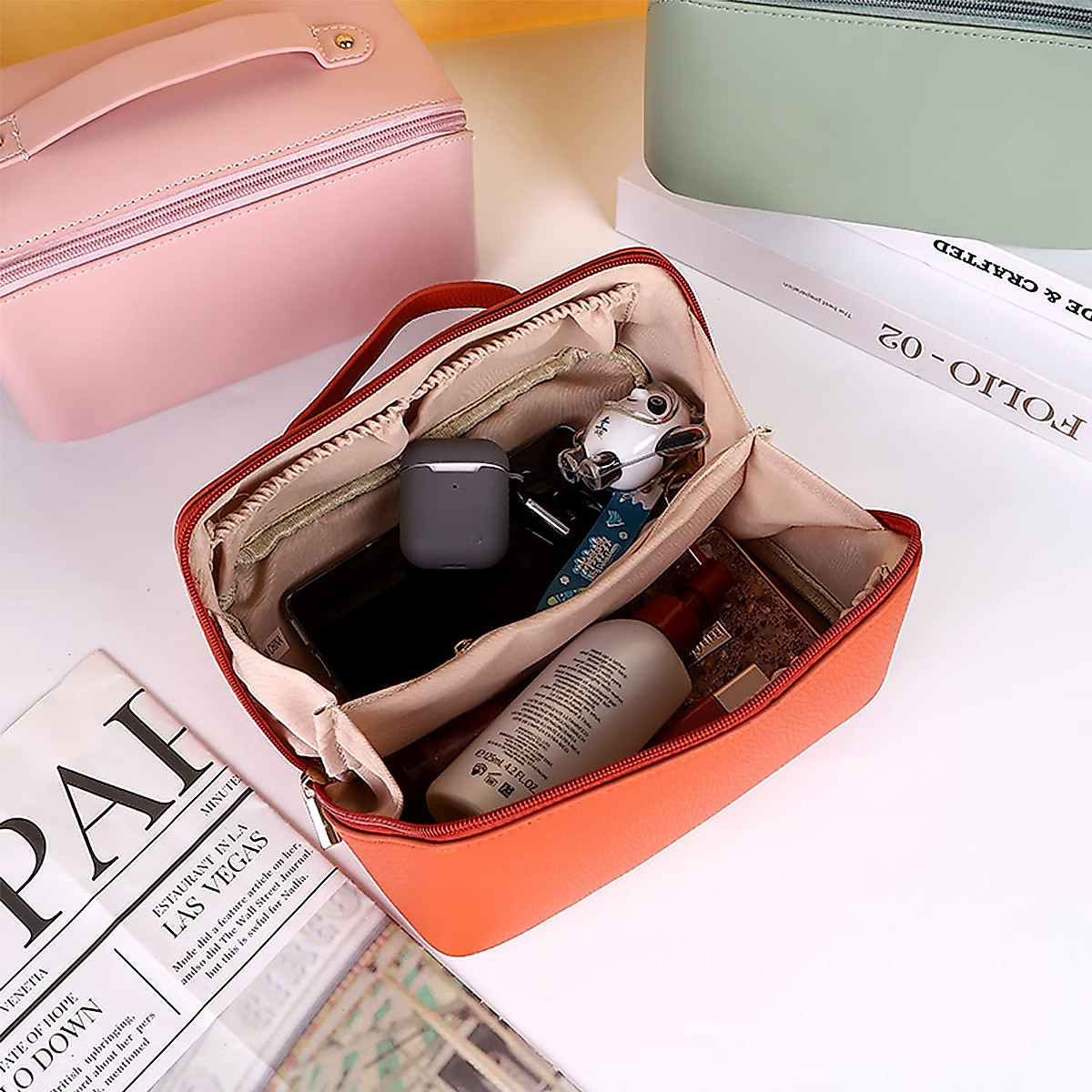 Large Capacity Cosmetic Bag, Travel Cosmetic Storage Bag with Handle, Portable Zipper Cosmetic Bag Toiletry Bag Makeup Bag Large with Compartments for Women Girls