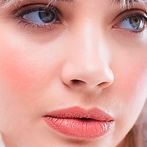 True + Luscious Super Moisture Lipstick – Clean, Vegan and Cruelty Free – Lasting Hydration for Dry Lips with a Satin Finish – Just Peachy