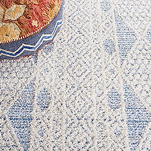 Safavieh Chapel Collection Accent Rug - 4' x 6', Blue & Ivory, Rustic Boho Braided Tassel Design, Non-Shedding & Easy Care, Ideal for High Traffic Areas in Entryway, Living Room, Bedroom (CHP404M)