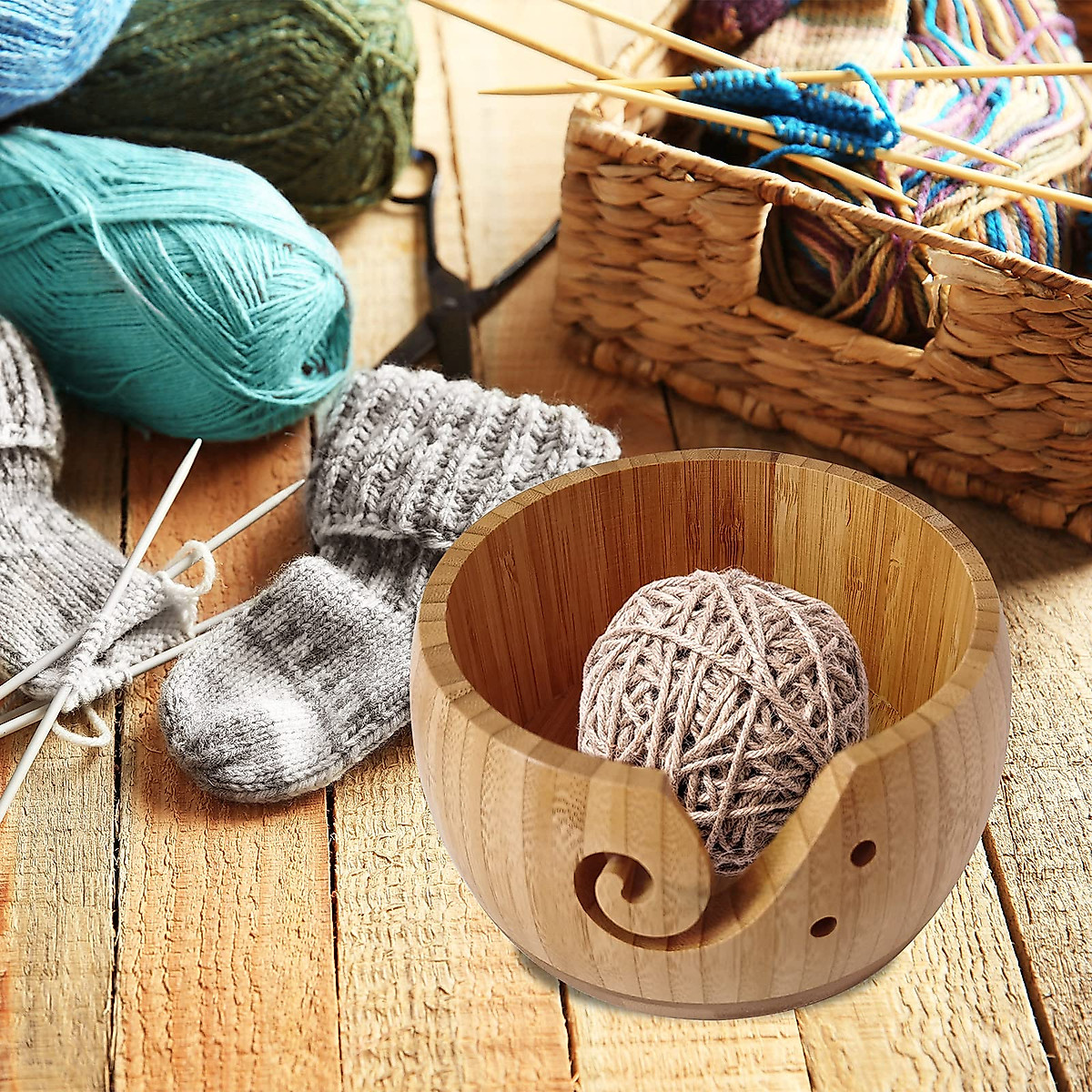 Flueyer Wooden Yarn Bowl Holder, Handmade Yarn Storage Bowl Round Knitting Yarn Bowls with Holes and 2 Crochet Hooks for DIY Knitting Crocheting Accessories,5.9 * 3.15