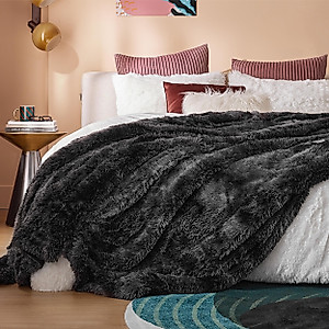 Bedsure Fluffy Tie Dye Black Blankets Queen Size for Bed, Thick Sherpa Faux Fur Fleece Fuzzy Plush Winter Warm Soft Full Queen Blankets, Bedroom Decor Black Gifts Cozy Gifts for Women Men, 90x90