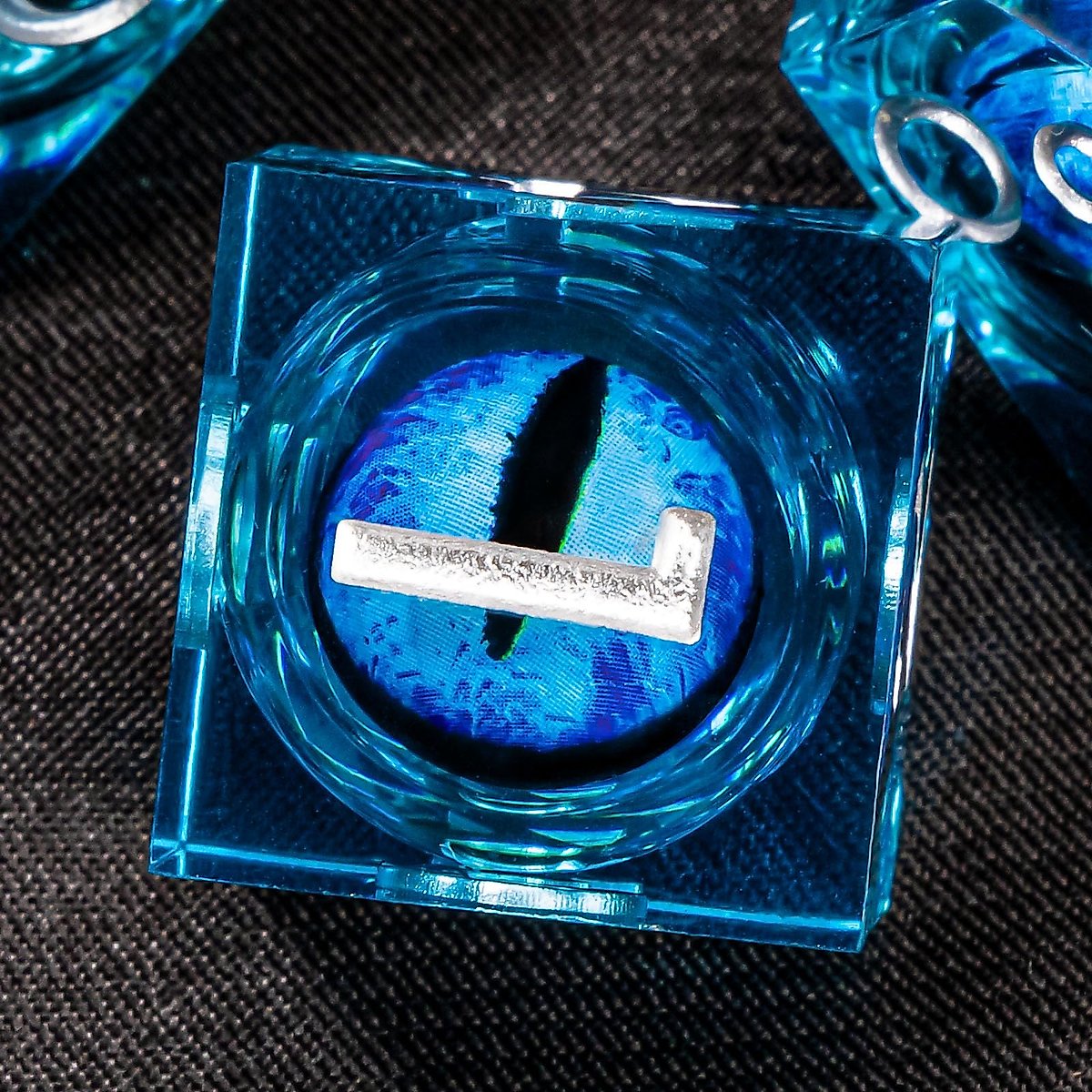 OUKELANWO Liquid Core Dragon Eye D&D Dice with Gift Box, 7 Piece Dungeons and Dragons Polyhedral DND Dice Set, Floating Blue Sharp Edge RPG D and D Role Playing Dice D20 D12 D10 D8 D6 D4