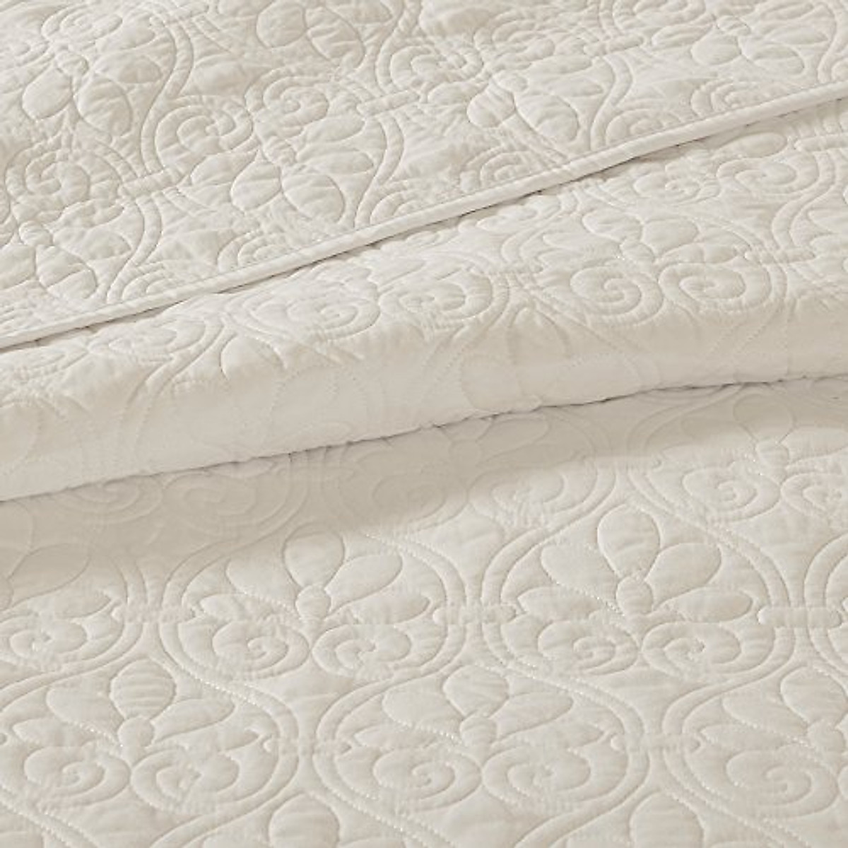 Madison Park Quebec Quilt Set - Luxurious Damask Stitching Design, Cotton Filled Lightweight Coverlet Bedspread Bedding, Shams, Full/Queen(90"x90"), Cream 3 Piece