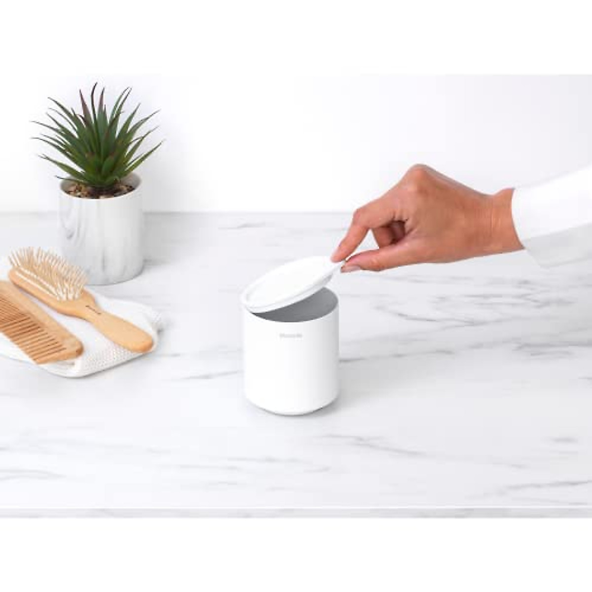 Brabantia MindSet Bathroom Storage Pot with Lid (Mineral Fresh White) Cue Tip, Cotton Pads, Jewellery Storage Organizer Holder for Washbasin or Cupboard