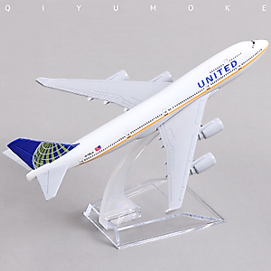 QIYUMOKE 1/400 United Plane 747 Model -Diecast Metal Airplanes Model kit with Stand (6 inches) Boeing 747 Airlines Model Plane for Aviation Enthusiasts Gift, Desktop Display Decorations