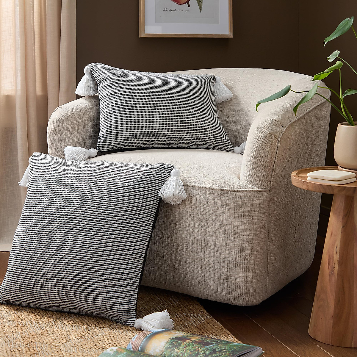 TOWN & COUNTRY TERRA Alara Indoor/Outdoor Decorative Pillow, 14"x20", Black/Ivory