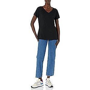 Amazon Essentials Women's Studio Relaxed-Fit Short-Sleeve Lightweight V-Neck T-Shirt, Black, Medium