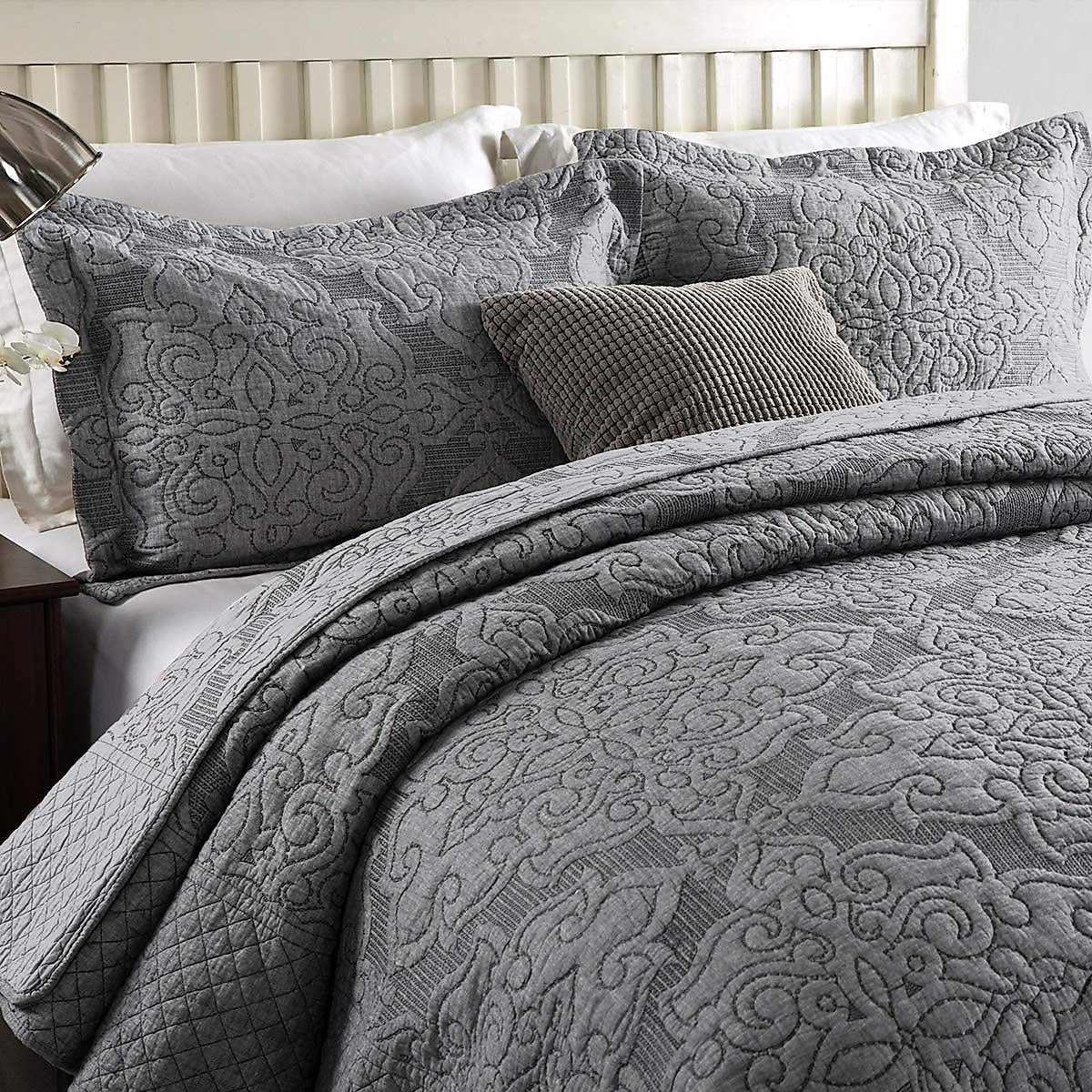 Travan 3-Piece King Quilt Set Quilted Bedspread Oversized Microfiber Lightweight Bedspread Coverlet Set with Shams Bedding Set for All Season, Grey, King