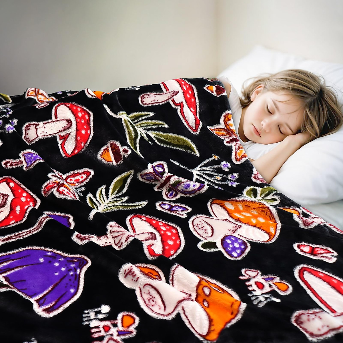 Mushroom Blanket Glow in The Dark Blanket for Girls Boys Mushrooms Throw Blanket Soft Fleece Blankets Mushroom Decor Blanket for Bedroom Sofa 50"x60"